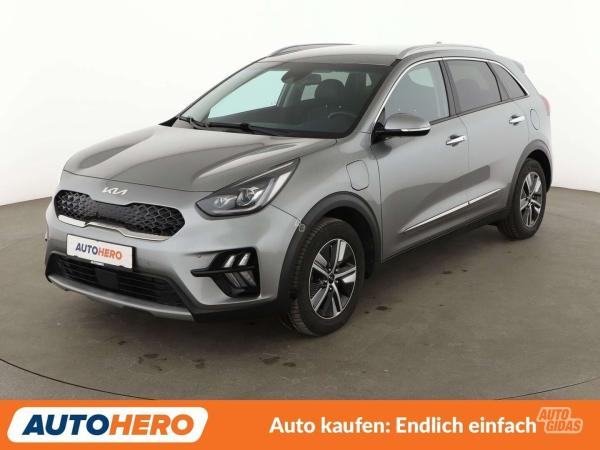 Grey Kia Niro 2021 in Kaunas, with an engine capacity of 1.60 L and mileage of 56 thousand km for 24409 €, photo 1 on AUTOMOTO.COM.LV