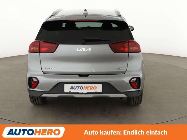 Grey Kia Niro 2021 in Kaunas, with an engine capacity of 1.60 L and mileage of 56 thousand km for 24409 €, photo 5 on AUTOMOTO.COM.LV