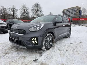 Grey Kia Niro 2021 in Vilnius, with an engine capacity of 1.58 L and mileage of 103 thousand km for 17000 €, photo 2 on AUTOMOTO.COM.LV
