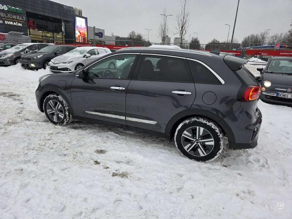 Pelēks Kia Niro 2021 Viļņa, ar dzinēja tilpumu 1.58 L un nobraukumu 103 tūkst. km par 17000 €, foto 10 vietnē AUTOMOTO.COM.LV