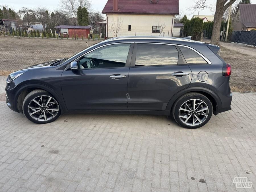 Pelēks Kia Niro 2021 Viļņa, ar dzinēja tilpumu 1.60 L un nobraukumu 50 tūkst. km par 18400 €, foto 6 vietnē AUTOMOTO.COM.LV