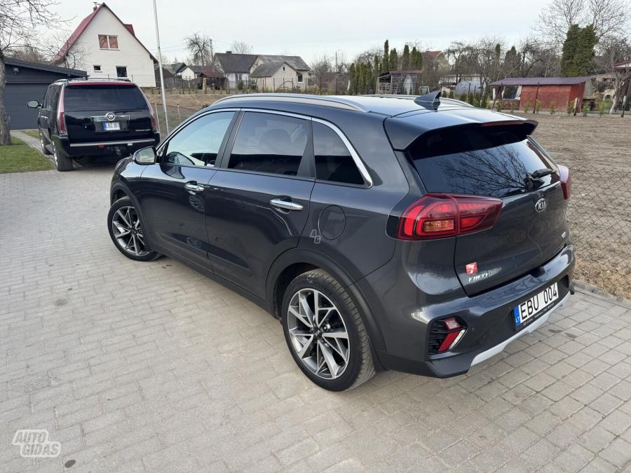 Pelēks Kia Niro 2021 Viļņa, ar dzinēja tilpumu 1.60 L un nobraukumu 50 tūkst. km par 18400 €, foto 7 vietnē AUTOMOTO.COM.LV