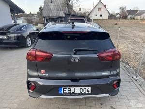 Pelēks Kia Niro 2021 Viļņa, ar dzinēja tilpumu 1.60 L un nobraukumu 50 tūkst. km par 18400 €, foto 10 vietnē AUTOMOTO.COM.LV