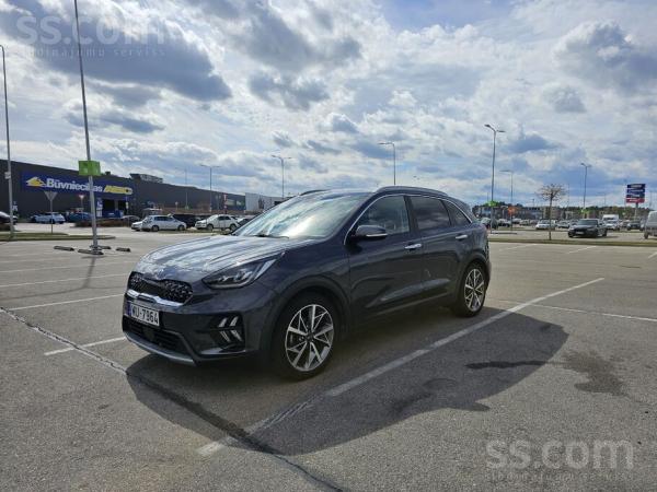 Pelēks Kia Niro 2021 Rīga, ar dzinēja tilpumu 1.60 L un nobraukumu 58 tūkst. km par 18500 €, foto  vietnē AUTOMOTO.COM.LV