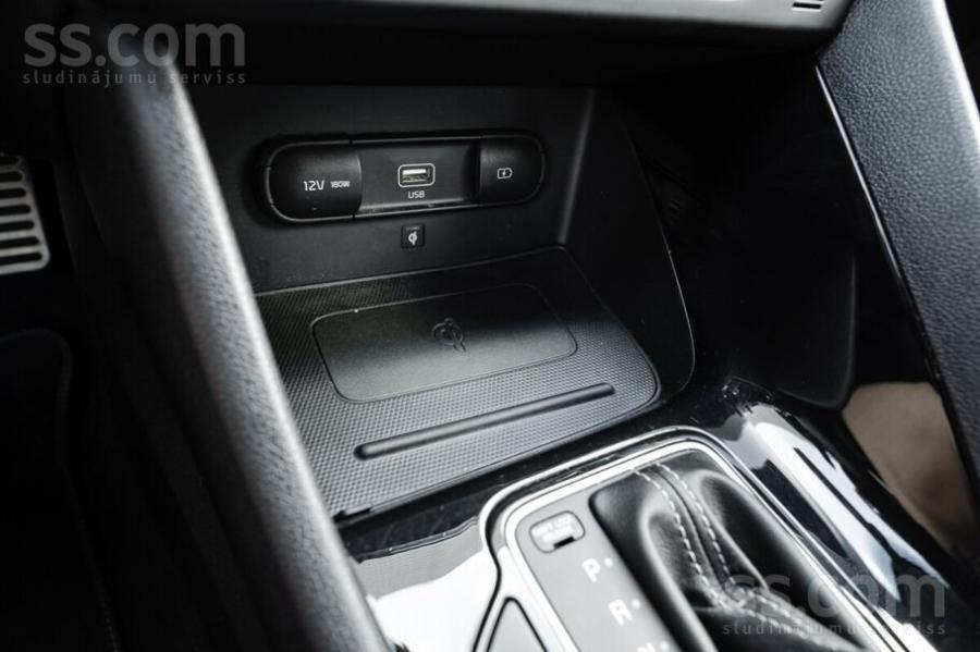 Grey Kia Niro 2021 in Riga, with an engine capacity of 1.60 L and mileage of 59 thousand km for 19850 €, photo 21 on AUTOMOTO.COM.LV