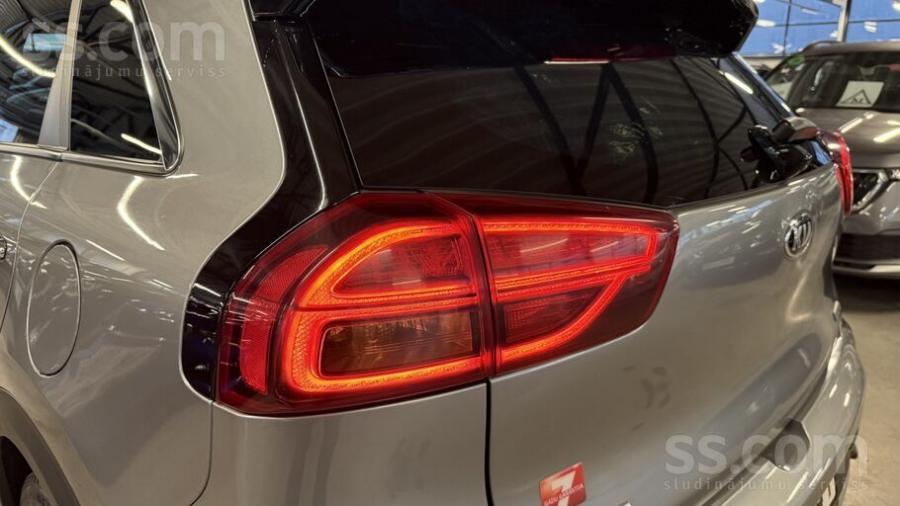 Pelēks Kia Niro 2021 Rīga, ar dzinēja tilpumu 1.60 L un nobraukumu 93 tūkst. km par 17900 €, foto 10 vietnē AUTOMOTO.COM.LV