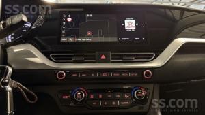 Pelēks Kia Niro 2021 Rīga, ar dzinēja tilpumu 1.60 L un nobraukumu 93 tūkst. km par 17900 €, foto 21 vietnē AUTOMOTO.COM.LV