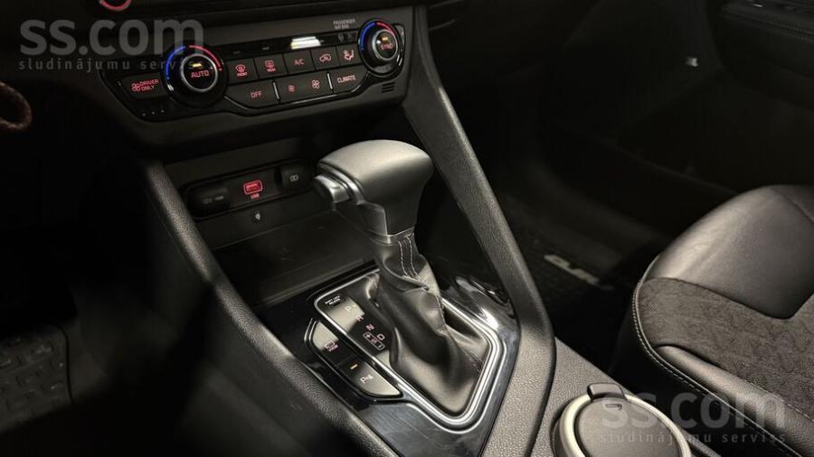 Pelēks Kia Niro 2021 Rīga, ar dzinēja tilpumu 1.60 L un nobraukumu 93 tūkst. km par 17900 €, foto 23 vietnē AUTOMOTO.COM.LV
