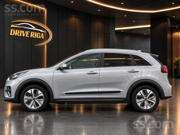 Pelēks Kia Niro 2021 Rīga, ar dzinēja tilpumu 0.00 L un nobraukumu 132 tūkst. km par 22500 €, foto 4 vietnē AUTOMOTO.COM.LV