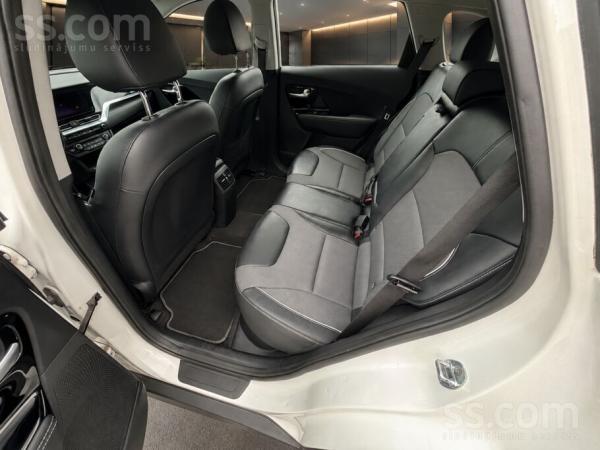 Pelēks Kia Niro 2021 Rīga, ar dzinēja tilpumu 0.00 L un nobraukumu 132 tūkst. km par 22500 €, foto 9 vietnē AUTOMOTO.COM.LV