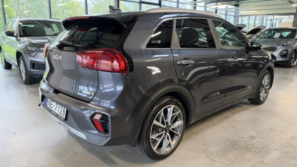 Pelēks Kia Niro 2021 Rīga, ar dzinēja tilpumu 1.60 L un nobraukumu 121 tūkst. km par 15900 €, foto 5 vietnē AUTOMOTO.COM.LV