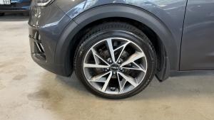 Grey Kia Niro 2021 in Riga, with an engine capacity of 1.60 L and mileage of 121 thousand km for 15900 €, photo 9 on AUTOMOTO.COM.LV
