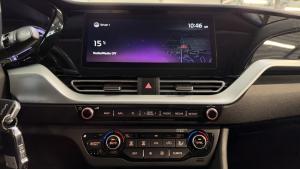 Grey Kia Niro 2021 in Riga, with an engine capacity of 1.60 L and mileage of 121 thousand km for 15900 €, photo 22 on AUTOMOTO.COM.LV