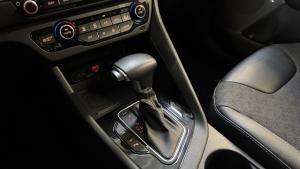 Grey Kia Niro 2021 in Riga, with an engine capacity of 1.60 L and mileage of 121 thousand km for 15900 €, photo 24 on AUTOMOTO.COM.LV