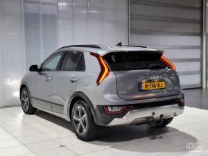 Grey Kia Niro 2022 in Kaunas, with an engine capacity of 1.60 L and mileage of 43 thousand km for 32984 €, photo 3 on AUTOMOTO.COM.LV