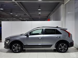 Grey Kia Niro 2022 in Kaunas, with an engine capacity of 1.60 L and mileage of 43 thousand km for 32984 €, photo 7 on AUTOMOTO.COM.LV