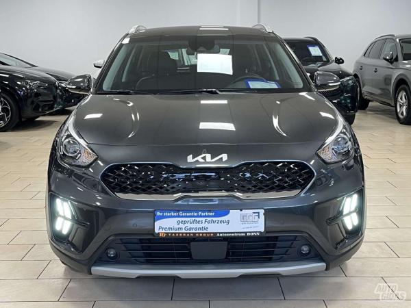 Pelēks Kia Niro 2022 Kauņa, ar dzinēja tilpumu 1.60 L un nobraukumu 31 tūkst. km par 22266 €, foto 2 vietnē AUTOMOTO.COM.LV