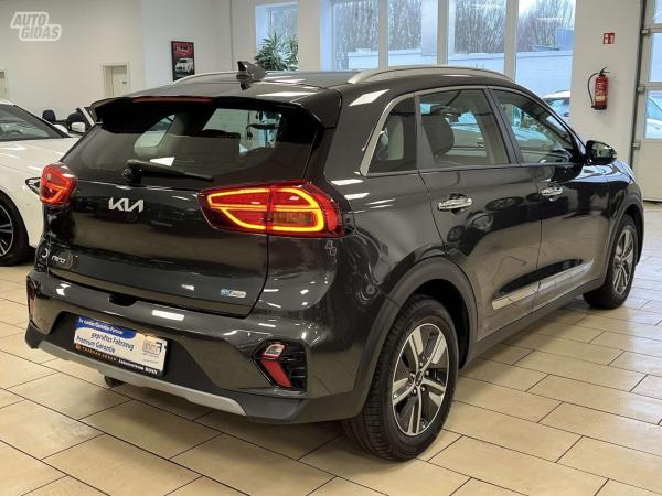 Pelēks Kia Niro 2022 Kauņa, ar dzinēja tilpumu 1.60 L un nobraukumu 31 tūkst. km par 22266 €, foto 4 vietnē AUTOMOTO.COM.LV