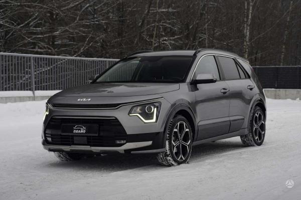 Pelēks Kia Niro 2022 Viļņa, ar dzinēja tilpumu 1.58 L un nobraukumu 104 tūkst. km par 19950 €, foto 2 vietnē AUTOMOTO.COM.LV