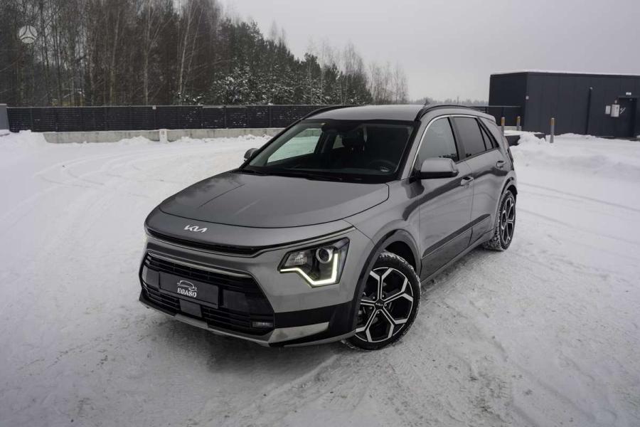 Grey Kia Niro 2022 in Vilnius, with an engine capacity of 1.58 L and mileage of 104 thousand km for 19950 €, photo 8 on AUTOMOTO.COM.LV