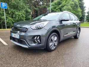 Pelēks Kia Niro 2022 Viļņa, ar dzinēja tilpumu 1.58 L un nobraukumu 113 tūkst. km par 15999 €, foto  vietnē AUTOMOTO.COM.LV