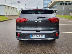 Grey Kia Niro 2022 in Vilnius, with an engine capacity of 1.58 L and mileage of 113 thousand km for 15999 €, photo 7 on AUTOMOTO.COM.LV