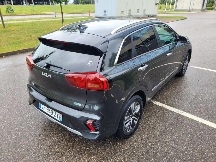 Grey Kia Niro 2022 in Vilnius, with an engine capacity of 1.58 L and mileage of 113 thousand km for 15999 €, photo 8 on AUTOMOTO.COM.LV