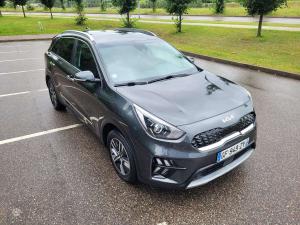 Grey Kia Niro 2022 in Vilnius, with an engine capacity of 1.58 L and mileage of 113 thousand km for 15999 €, photo 11 on AUTOMOTO.COM.LV