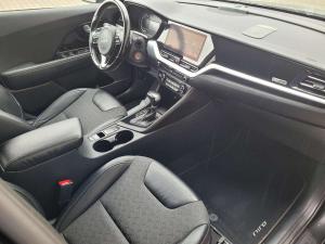 Grey Kia Niro 2022 in Vilnius, with an engine capacity of 1.58 L and mileage of 113 thousand km for 15999 €, photo 17 on AUTOMOTO.COM.LV
