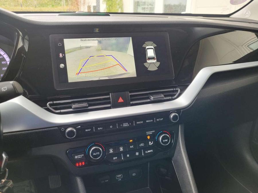 Grey Kia Niro 2022 in Vilnius, with an engine capacity of 1.58 L and mileage of 113 thousand km for 15999 €, photo 19 on AUTOMOTO.COM.LV
