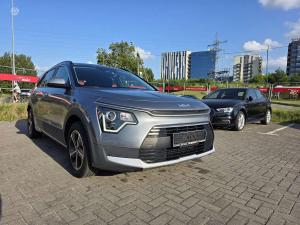 Pelēks Kia Niro 2022 Viļņa, ar dzinēja tilpumu 1.60 L un nobraukumu 80 tūkst. km par 19500 €, foto  vietnē AUTOMOTO.COM.LV