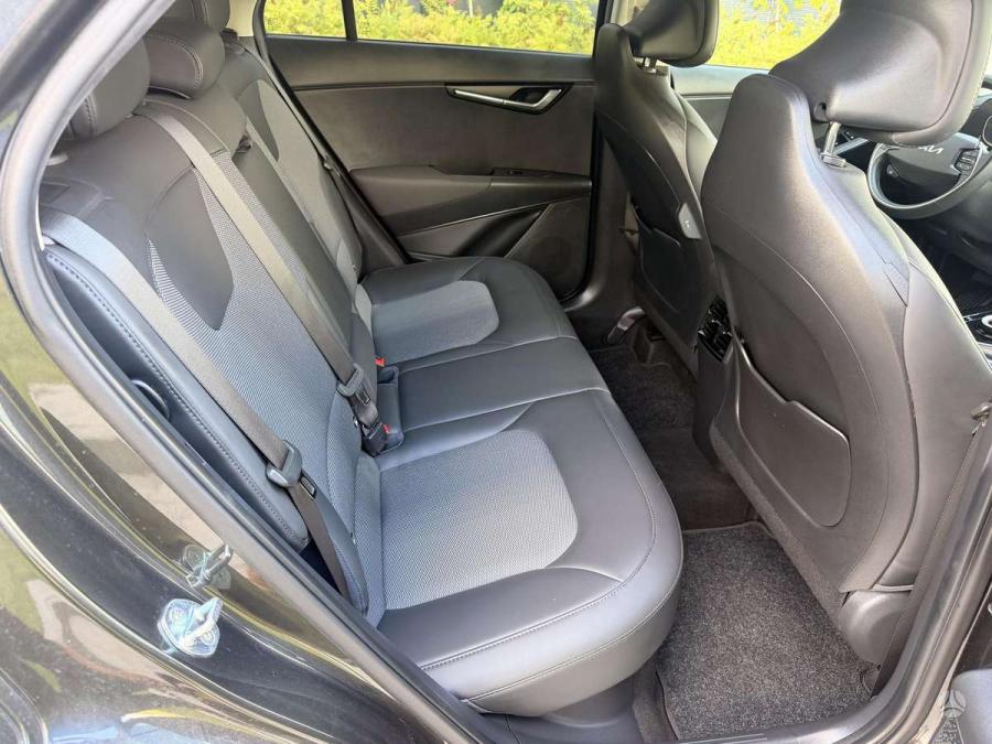 Pelēks Kia Niro 2022 Viļņa, ar dzinēja tilpumu 1.59 L un nobraukumu 107 tūkst. km par 20500 €, foto 21 vietnē AUTOMOTO.COM.LV