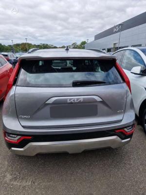 Pelēks Kia Niro 2022 Šauļi, ar dzinēja tilpumu 1.58 L un nobraukumu 215 tūkst. km par 16600 €, foto 4 vietnē AUTOMOTO.COM.LV
