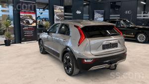 Серый Киа Niro 2022 в Рига, объемом двигателя 1.60 л и пробегом 98 тыс. км за 26990 €, фото 3 на AUTOMOTO.COM.LV