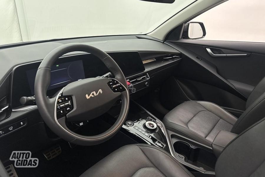 Grey Kia Niro 2023 in Kaunas, with an engine capacity of 0.00 L and mileage of 39 thousand km for 34211 €, photo 14 on AUTOMOTO.COM.LV