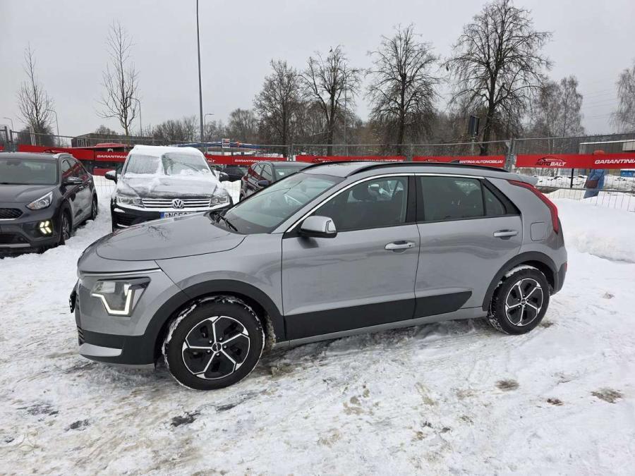 Pelēks Kia Niro 2023 Viļņa, ar dzinēja tilpumu 1.58 L un nobraukumu 80 tūkst. km par 19700 €, foto 6 vietnē AUTOMOTO.COM.LV
