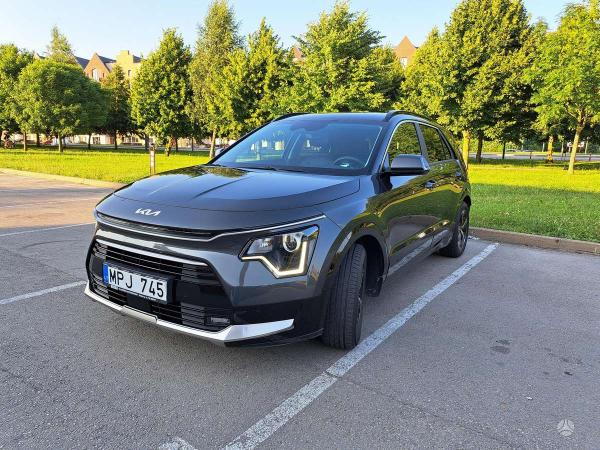 Серый Киа Niro 2023 в Клайпеда, объемом двигателя 1.58 л и пробегом 73 тыс. км за 22500 €, фото 5 на AUTOMOTO.COM.LV