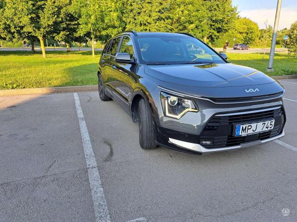 Pelēks Kia Niro 2023 Klaipėda, ar dzinēja tilpumu 1.58 L un nobraukumu 73 tūkst. km par 22500 €, foto 8 vietnē AUTOMOTO.COM.LV