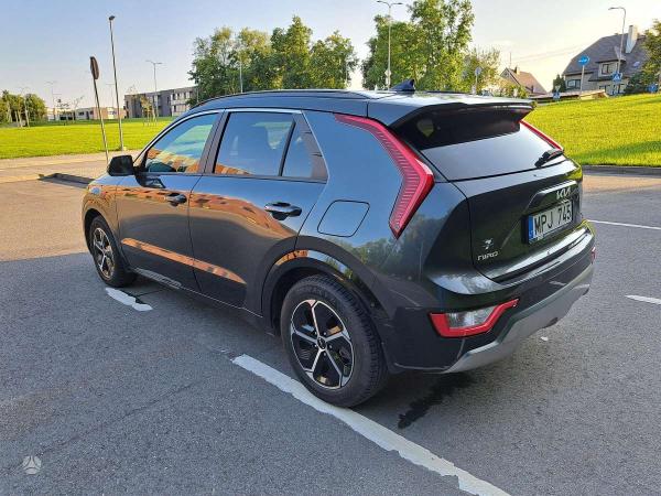 Pelēks Kia Niro 2023 Klaipėda, ar dzinēja tilpumu 1.58 L un nobraukumu 73 tūkst. km par 22500 €, foto 9 vietnē AUTOMOTO.COM.LV