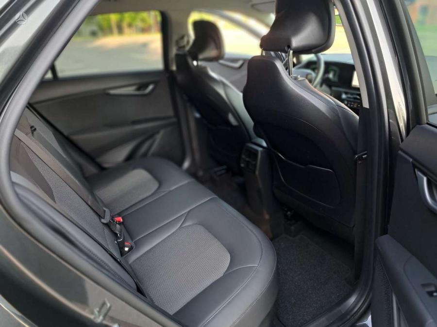 Grey Kia Niro 2023 in Klaipeda, with an engine capacity of 1.58 L and mileage of 73 thousand km for 22500 €, photo 20 on AUTOMOTO.COM.LV