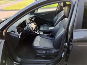 Grey Kia Niro 2023 in Klaipeda, with an engine capacity of 1.58 L and mileage of 73 thousand km for 22500 €, photo 28 on AUTOMOTO.COM.LV