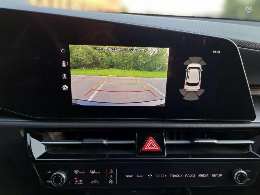 Grey Kia Niro 2023 in Klaipeda, with an engine capacity of 1.58 L and mileage of 73 thousand km for 22500 €, photo 30 on AUTOMOTO.COM.LV