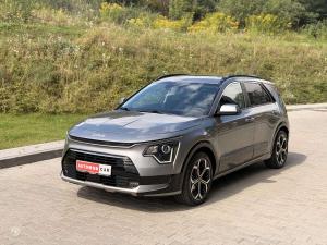 Pelēks Kia Niro 2023 Viļņa, ar dzinēja tilpumu 1.58 L un nobraukumu 85 tūkst. km par 21500 €, foto  vietnē AUTOMOTO.COM.LV