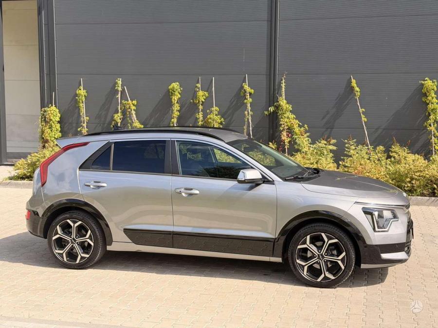 Pelēks Kia Niro 2023 Viļņa, ar dzinēja tilpumu 1.58 L un nobraukumu 85 tūkst. km par 21500 €, foto 6 vietnē AUTOMOTO.COM.LV
