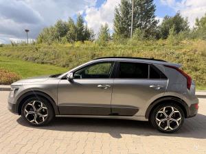 Pelēks Kia Niro 2023 Viļņa, ar dzinēja tilpumu 1.58 L un nobraukumu 85 tūkst. km par 21500 €, foto 10 vietnē AUTOMOTO.COM.LV