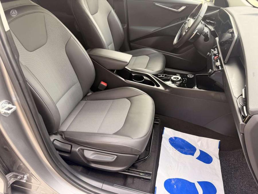 Pelēks Kia Niro 2023 Viļņa, ar dzinēja tilpumu 1.58 L un nobraukumu 85 tūkst. km par 21500 €, foto 22 vietnē AUTOMOTO.COM.LV