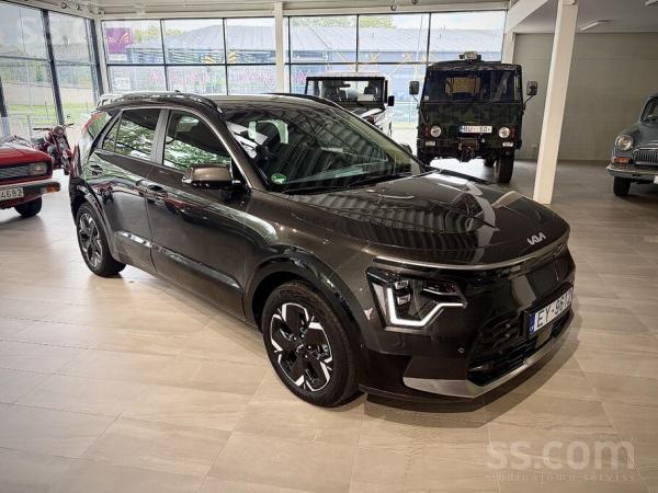 Pelēks Kia Niro 2023 Dobele, ar dzinēja tilpumu 0.00 L un nobraukumu 17 tūkst. km par 28950 €, foto 1 vietnē AUTOMOTO.COM.LV