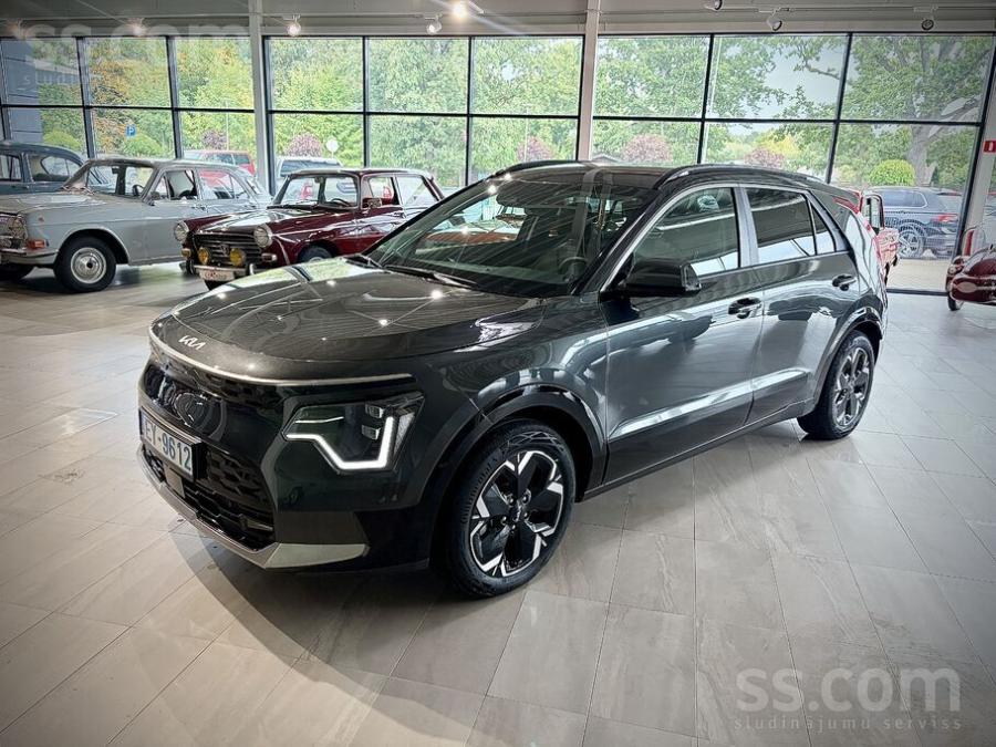 Grey Kia Niro 2023 in Dobele, with an engine capacity of 0.00 L and mileage of 17 thousand km for 28950 €, photo 8 on AUTOMOTO.COM.LV