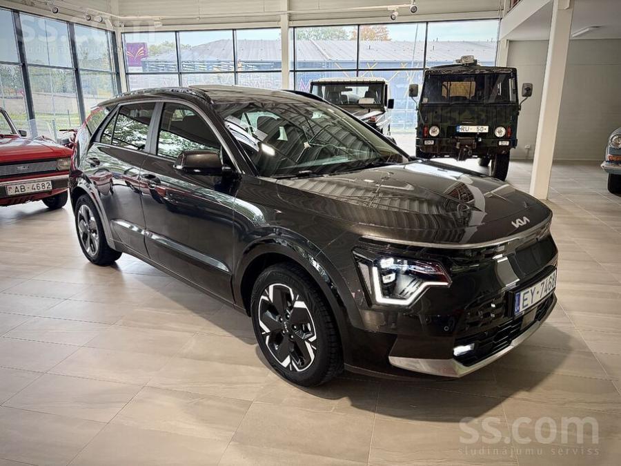 Pelēks Kia Niro 2023 Dobele, ar dzinēja tilpumu 0.00 L un nobraukumu 82 tūkst. km par 28750 €, foto 1 vietnē AUTOMOTO.COM.LV
