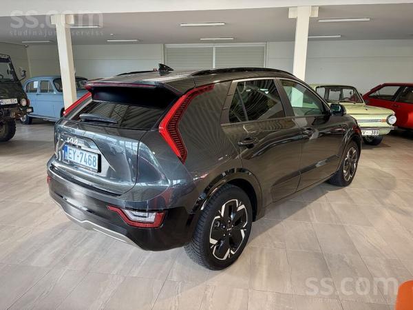 Киа Niro 2023 в Добеле на AUTOMOTO.COM.LV Серый Киа Niro 2023 в Добеле, объемом двигателя 0.00 л и пробегом 82 тыс. км за 28750 €, фото 4 на AUTOMOTO.COM.LV